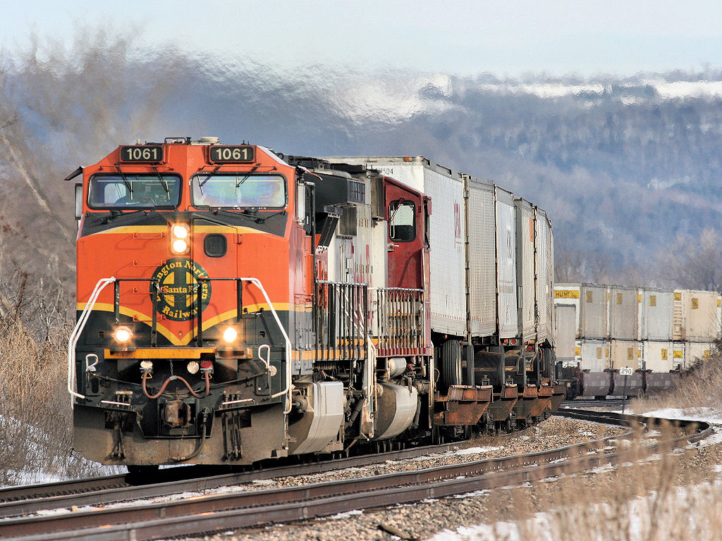 BNSF 1061